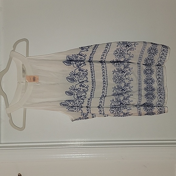 LOFT | Tops | Loft Plus Blue Floral Embroidered White Tank Size 2 ...